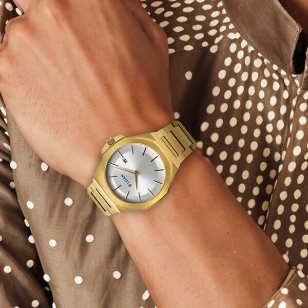 Buy Online Titan Classic Slim Quartz Analog with Date Silver Dial ...