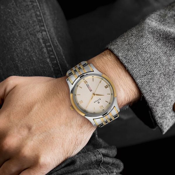 Buy Online Titan Analog with Day and Date Off White Dial Stainless ...