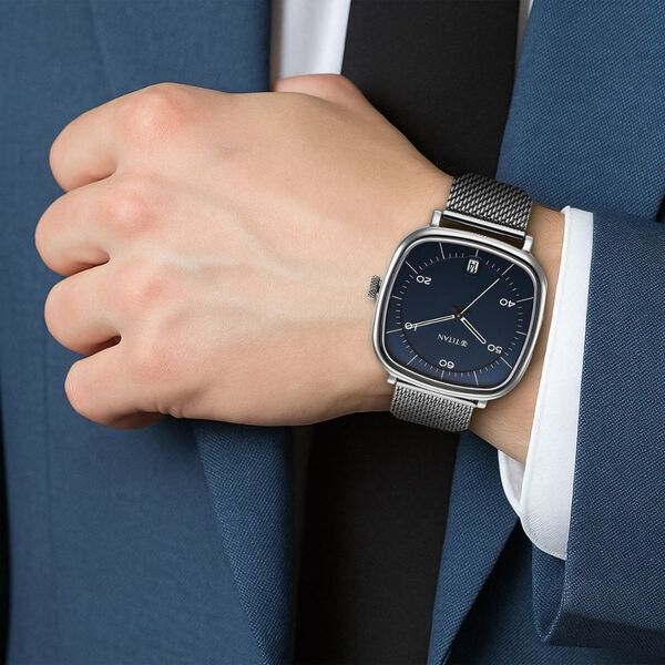 Buy Online Titan Neo Curve Quartz Analog with Date Blue Dial Stainless ...