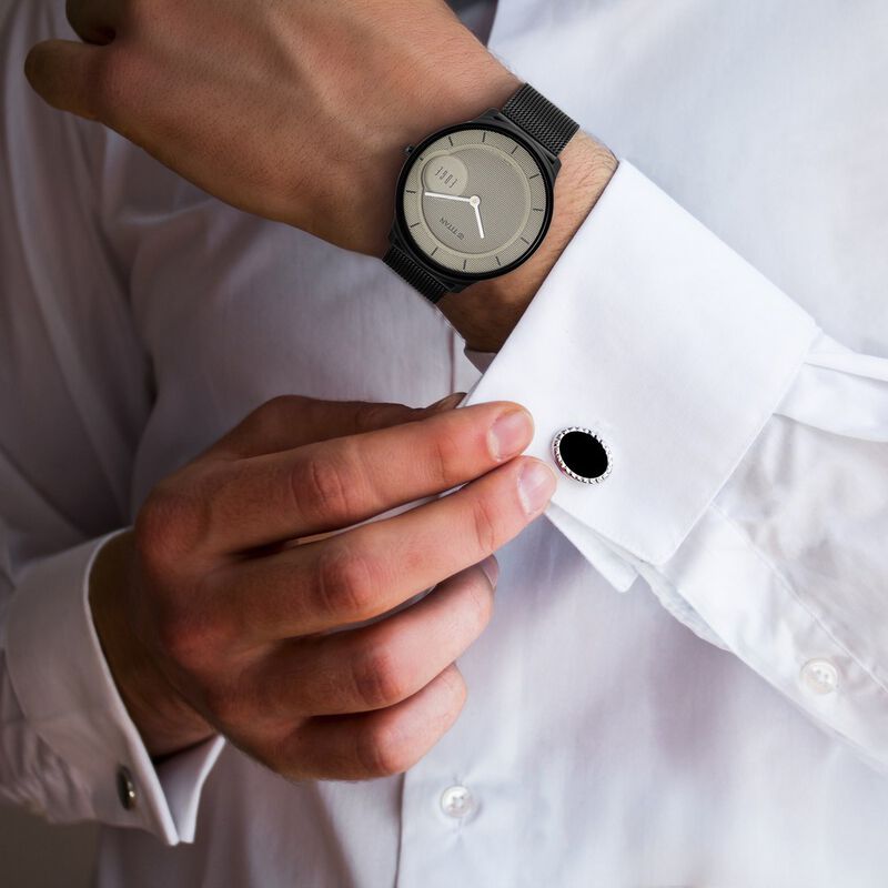 Buy Online Titan Edge Baseline Beige Analog Stainless Steel Strap watch ...