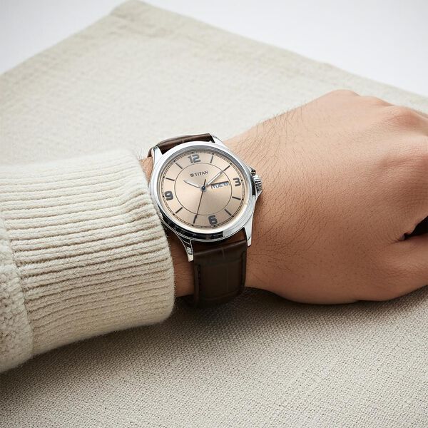 Buy Online Titan Neo Arabic Analog with Day Date Beige Dial Brown ...