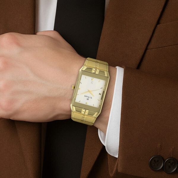 Buy Online Titan Analog with Date Silver Dial Metal Strap watch for Men ...