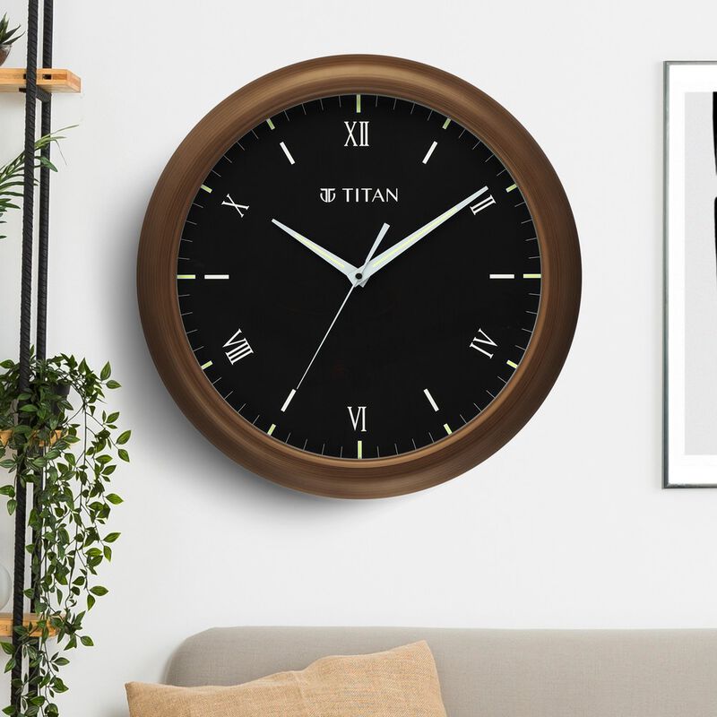 Buy Online Titan Classic Black Color Wall Clock Silent Sweep Technology ...