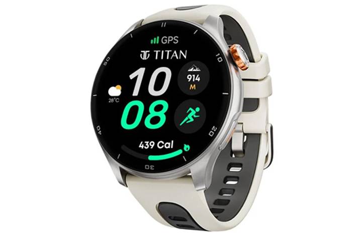 Top 4 Sport Watches Everyone Must Have for Active Lifestyles | Titan Blog