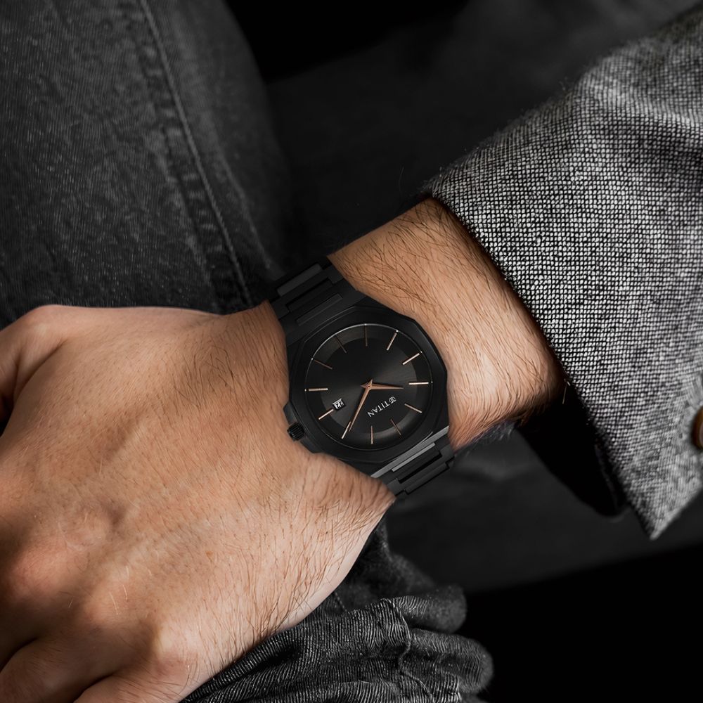 Buy Online Titan Classic Slim Quartz Analog with Date Black Dial ...