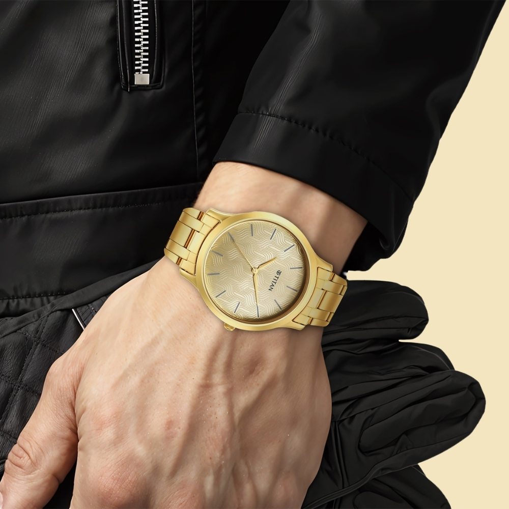 Buy Online Titan Karishma Quartz Analog Champagne Round Dial Golden ...