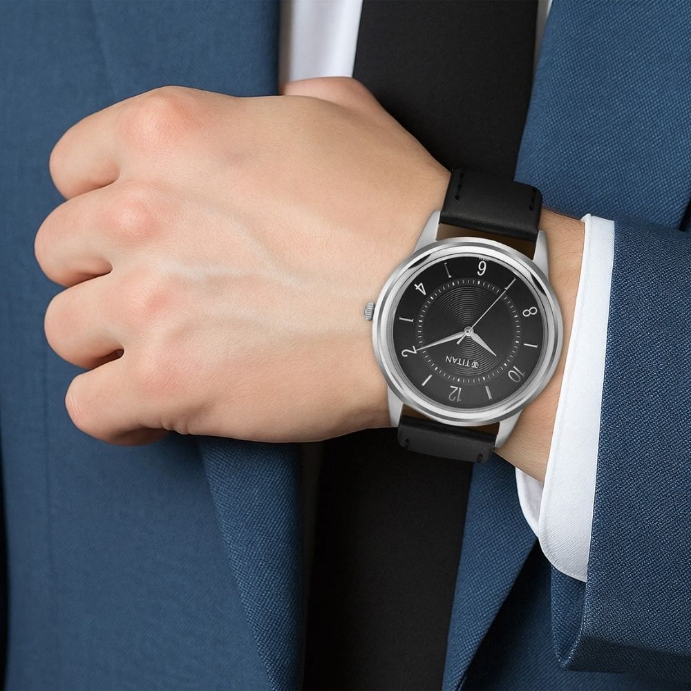 Buy Online Titan Karishma Zing Quartz Analog Black Dial Leather Strap ...