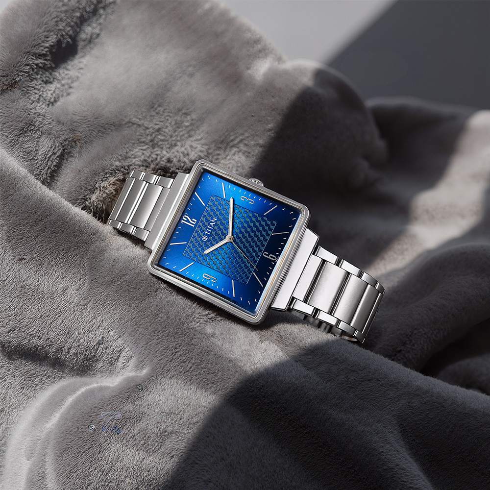 Buy Online Titan Karishma Blue Dial Watch for Men - nr10005sm01 | Titan