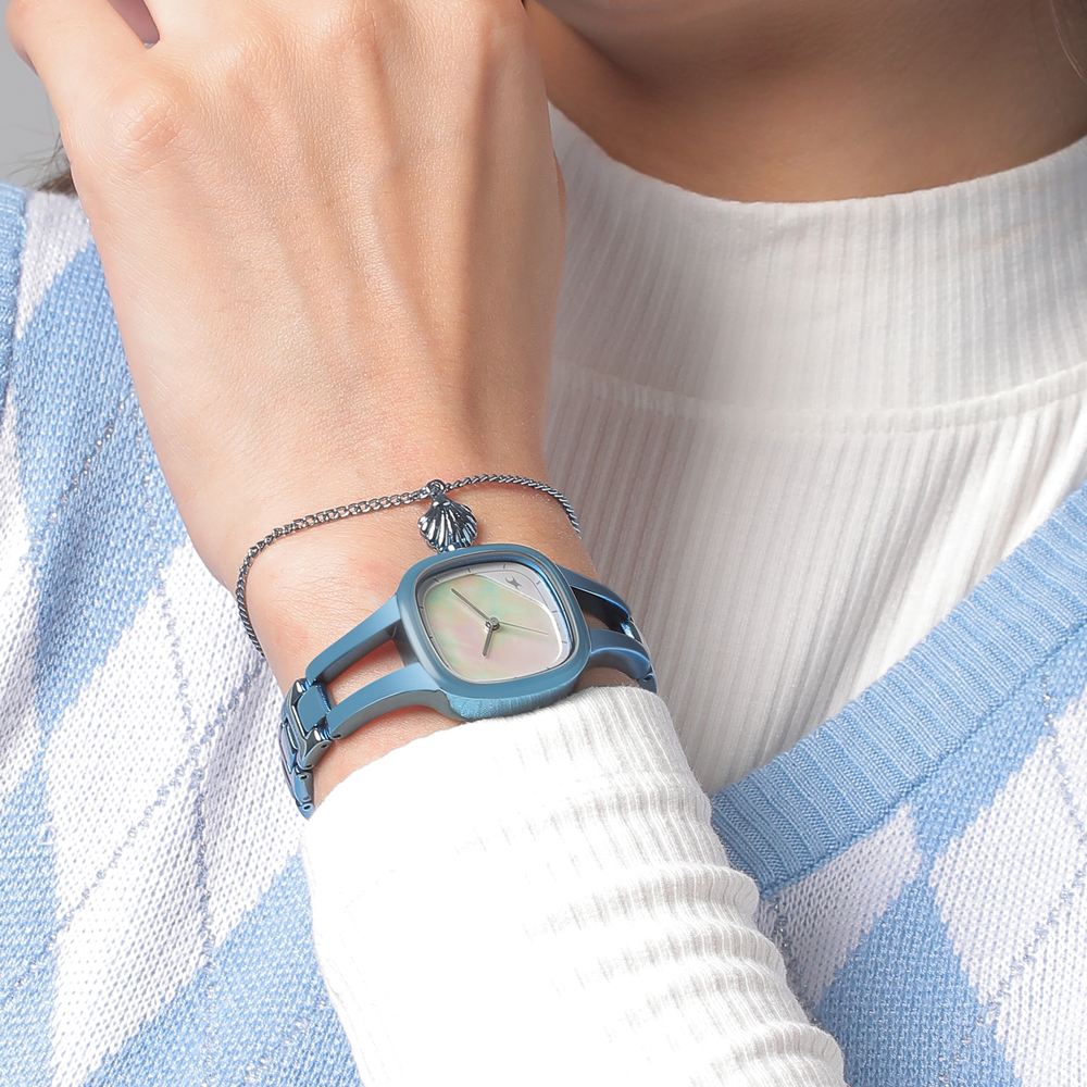 Buy Online Fastrack Pulse Quartz Analog Mother Of Pearl Dial Metal ...