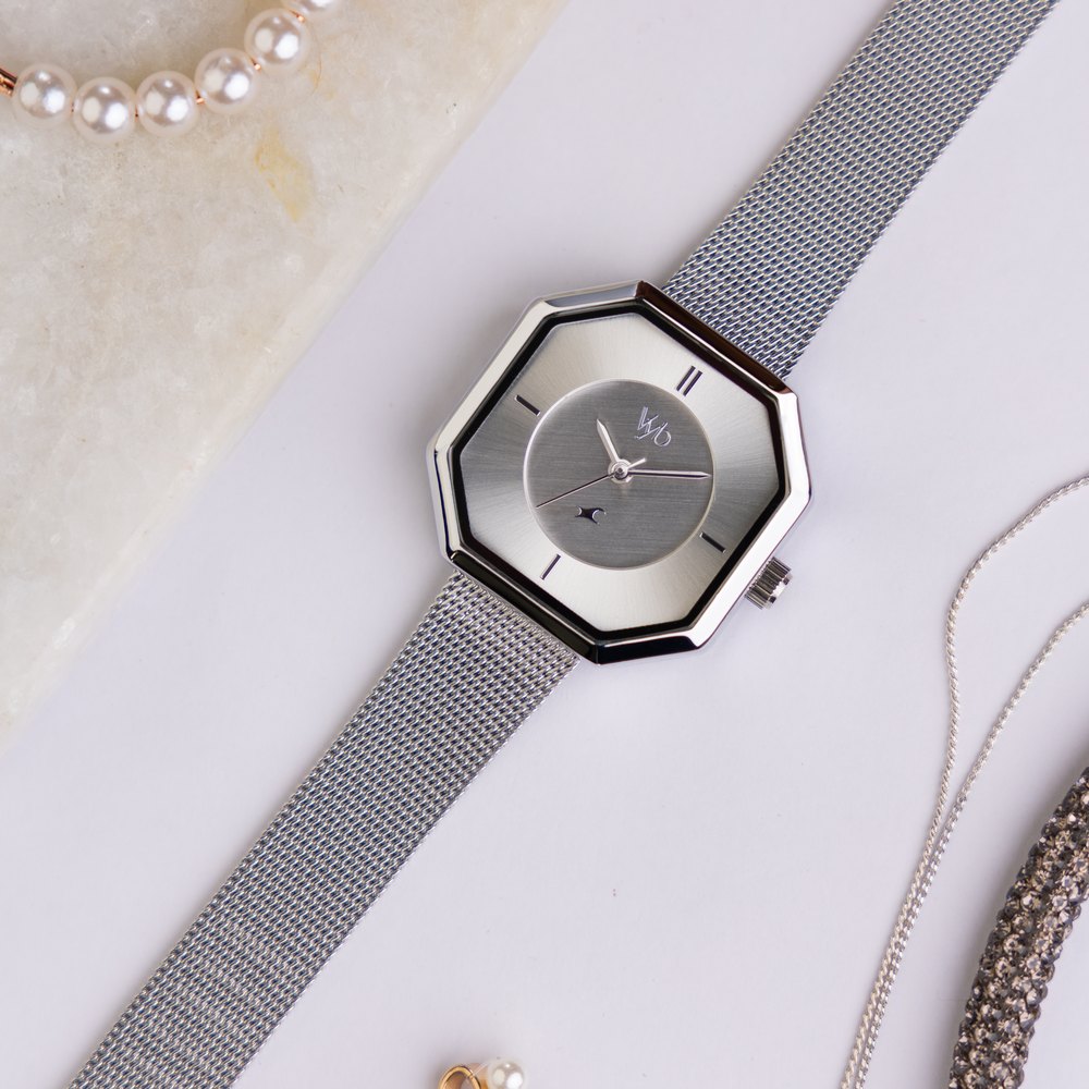 Buy Online Fastrack Vyb Prodigy Quartz Analog Silver Dial Stainless ...